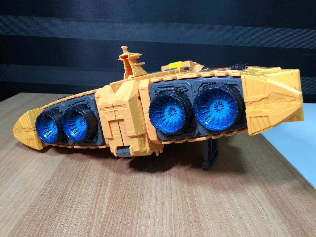 [Transformers] The Ark, the Autobots’ spaceship, finally gets a toy ...
